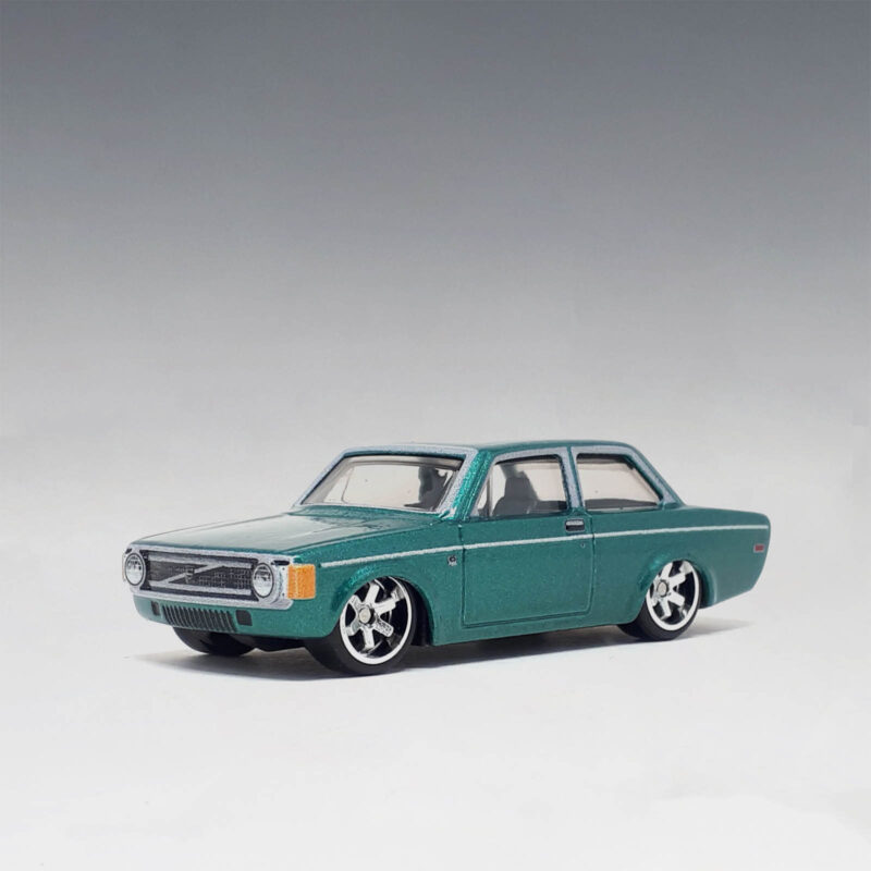 Mô Hình 1/64 Hot Wheels Premium Auto Strasse 73 Volvo 142 GL | District M