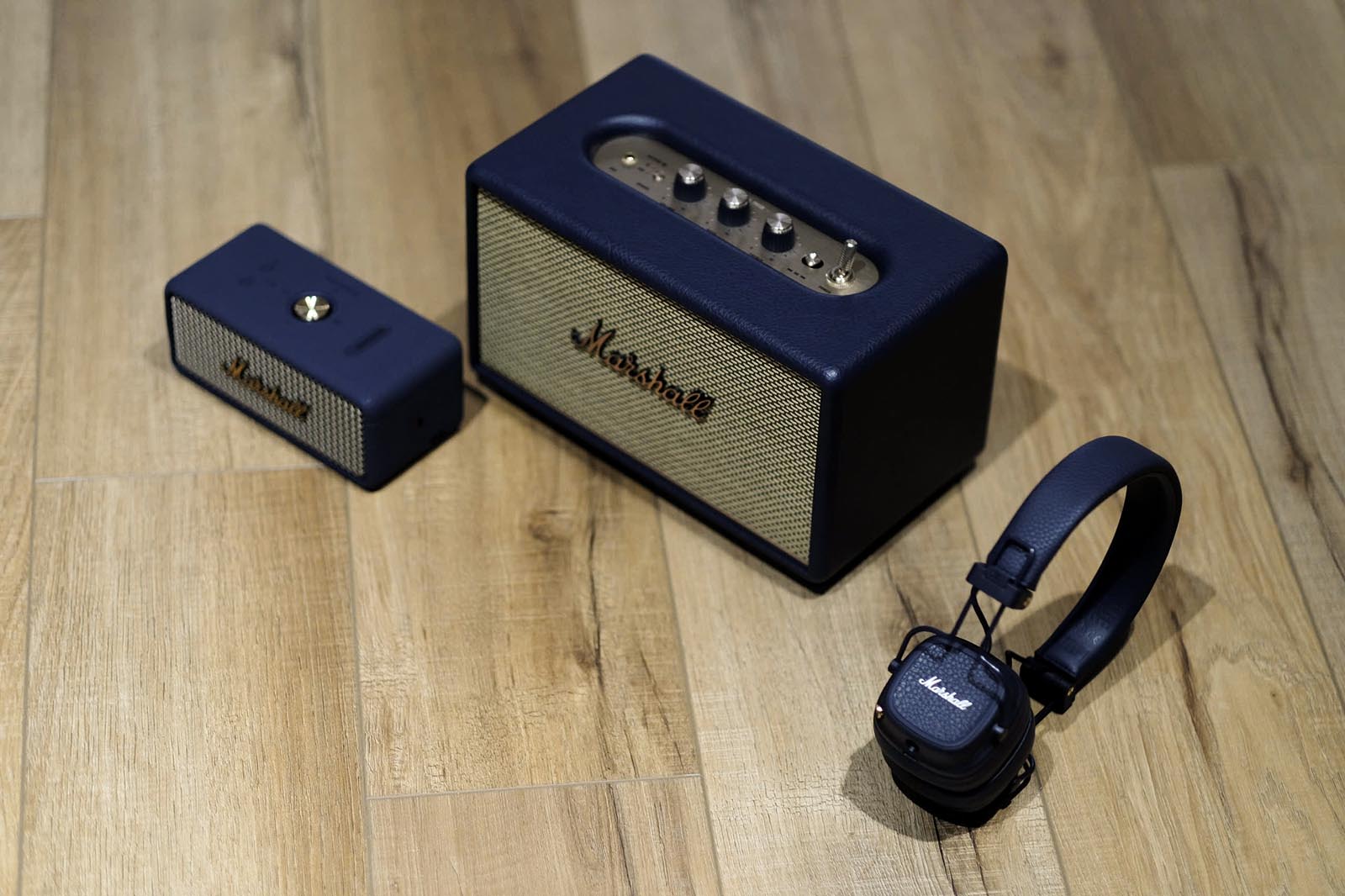 Trên Tay Marshall Midnight Blue: Khi âm Thanh Khoác áo Bóng đêm ...